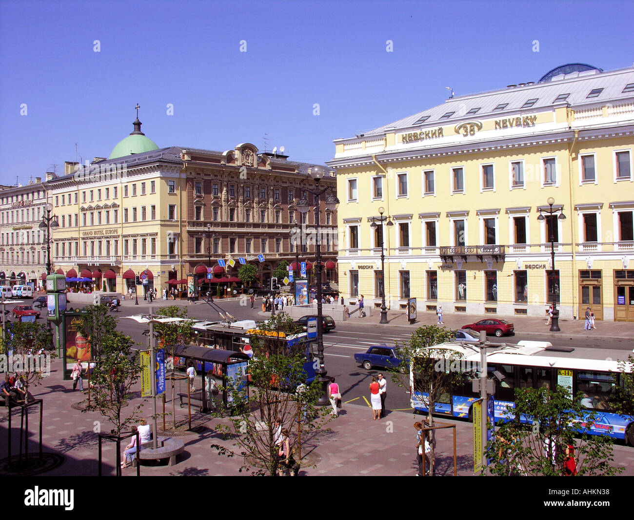 Petersburg nevsky hi-res stock photography and images - Alamy