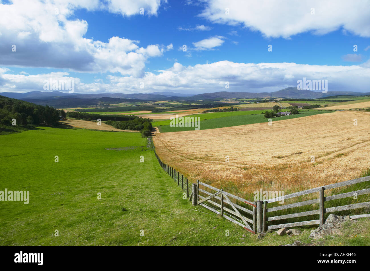 Queen's view aberdeenshire hi-res stock photography and images - Alamy