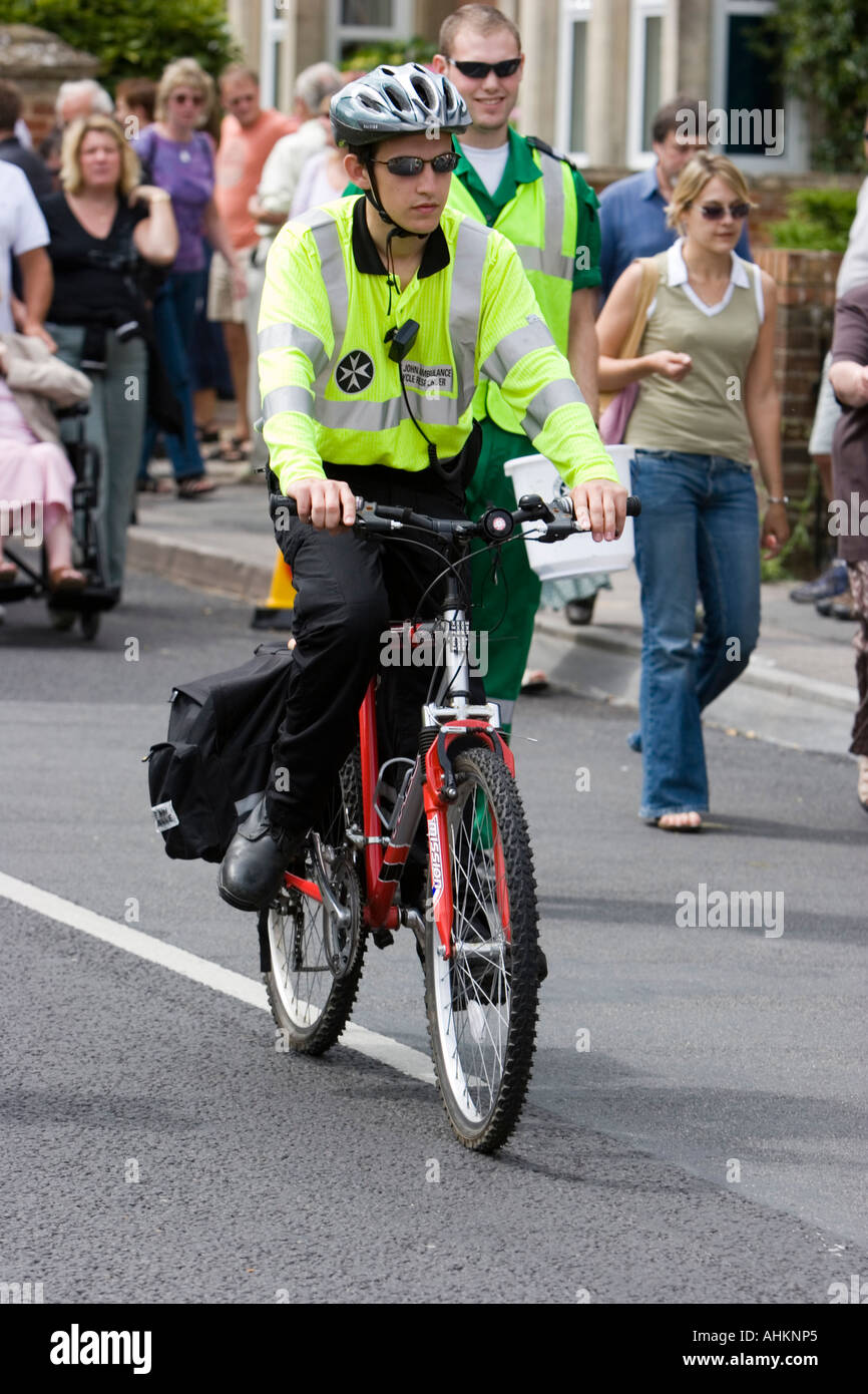 Ambulance paramedic on a bicycle Stock Photo - Alamy