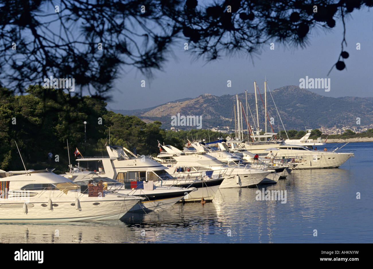 ACI Marina Palmizana Marinas Kroatien Insel Sv Klement ACI Marina ...