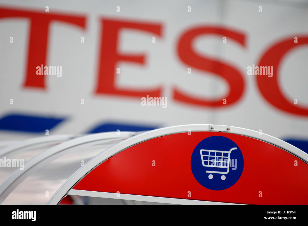 A shopping trolley sign at a Tesco supermarket store in Ilfracombe ...