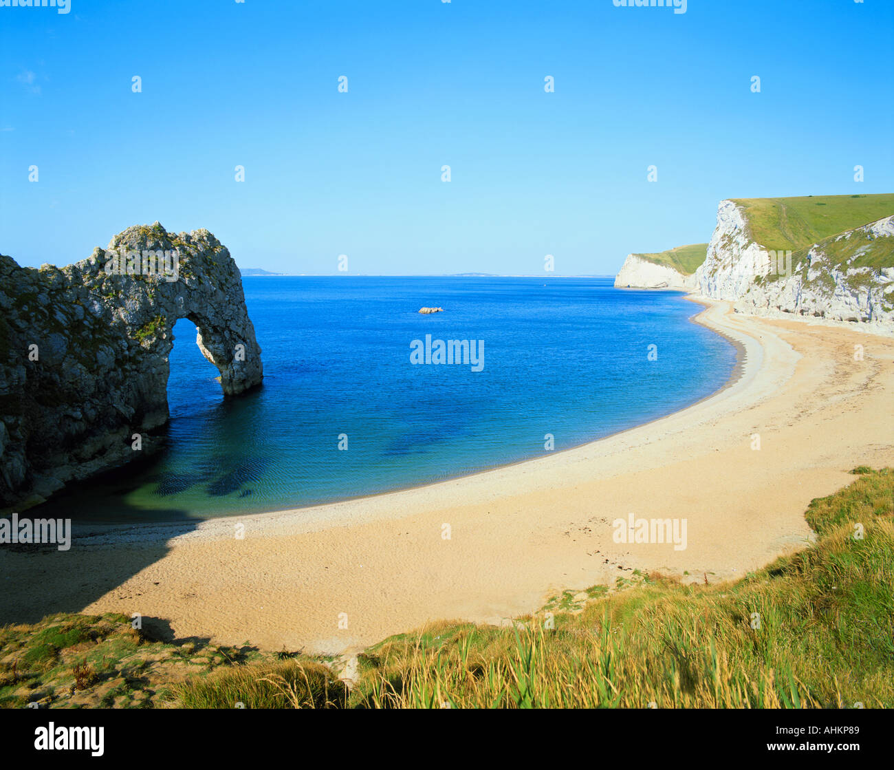 GB DORSET DURDLE DOOR BEACH BAY ARCH LIMESTONE Stock Photo - Alamy