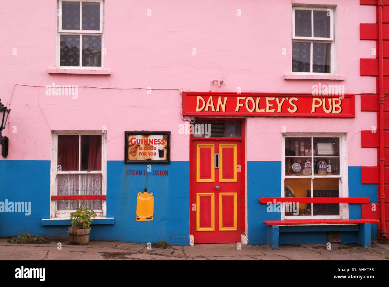 dan foley pub annascaul county kerry ireland Stock Photo - Alamy