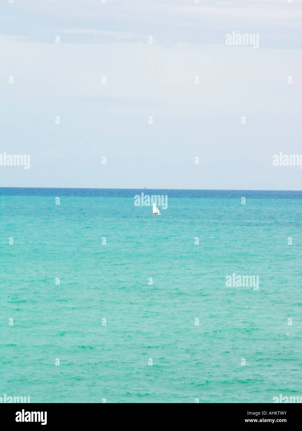 Cyan sea hi-res stock photography and images - Alamy