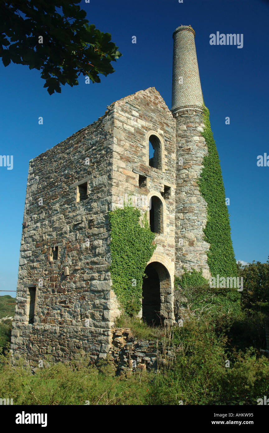 Mine engine house St Agnes Cornwall UK Stock Photo - Alamy