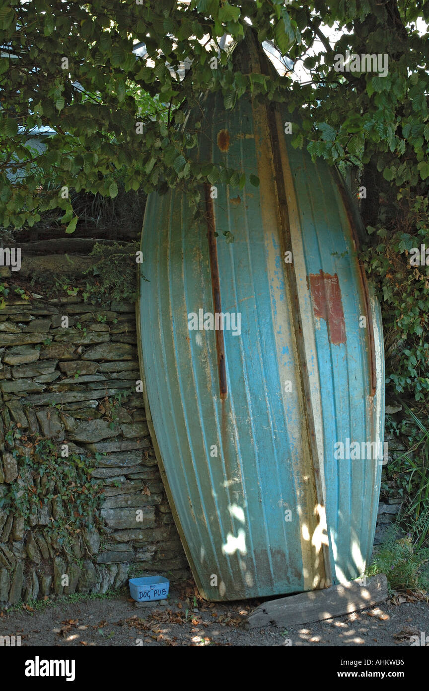 Upturned boat at Lerryn Cornwall Stock Photo - Alamy