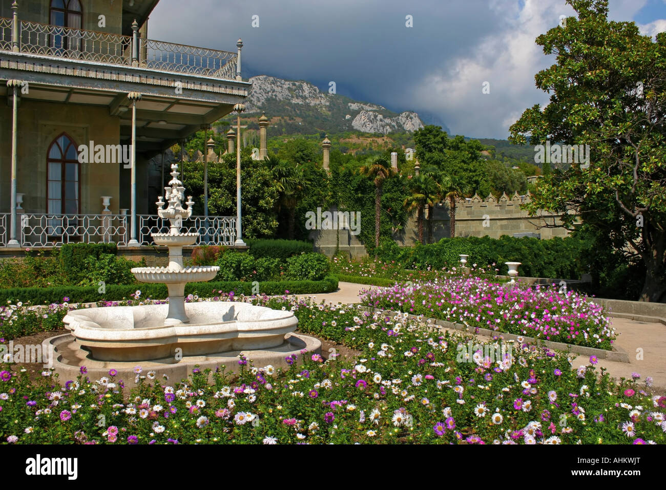 Ukraine. Yalta. Alupka palace Crimea Stock Photo - Alamy