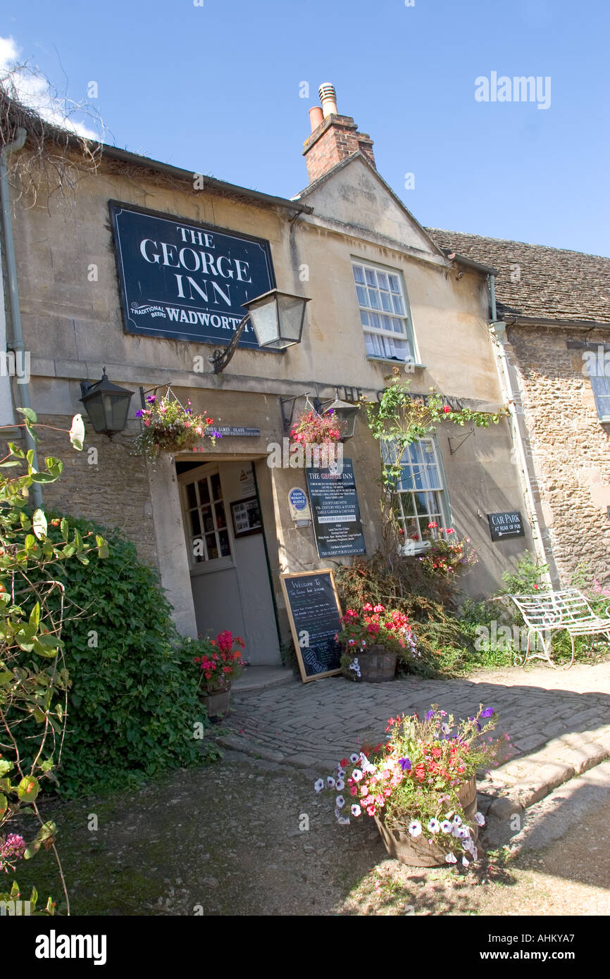 The george inn lacock hi-res stock photography and images - Alamy