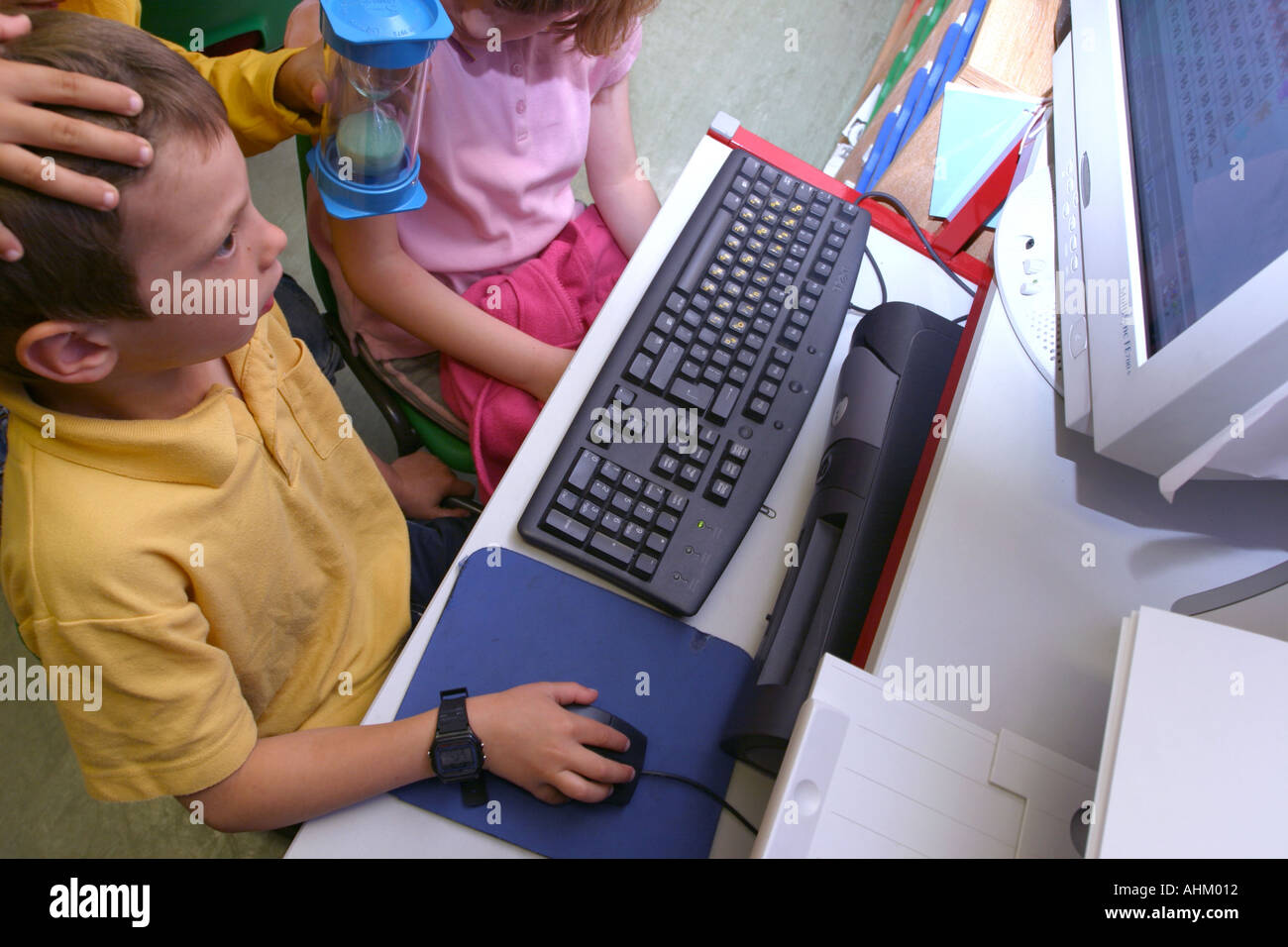Primary school pupils classroom england hi-res stock photography and ...