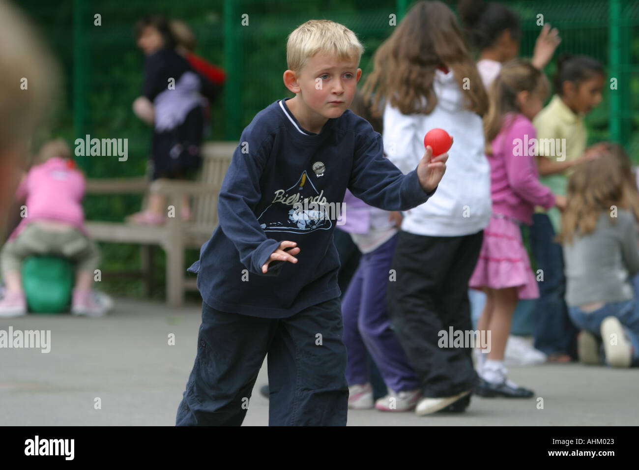 Busy school playground uk hi-res stock photography and images - Alamy