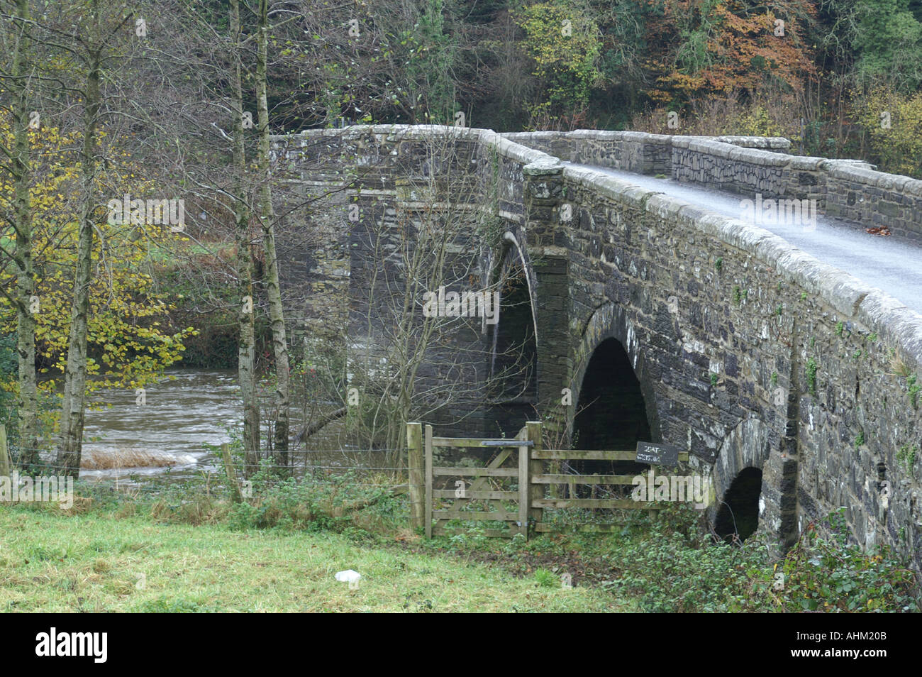 Border between devon and cornwall hi-res stock photography and images ...
