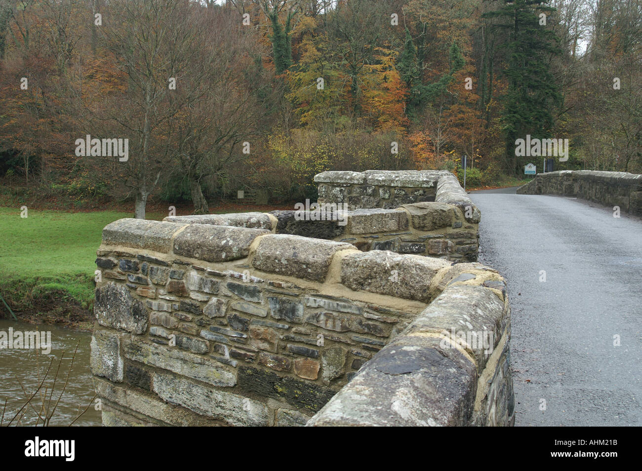 Border between devon and cornwall hi-res stock photography and images ...