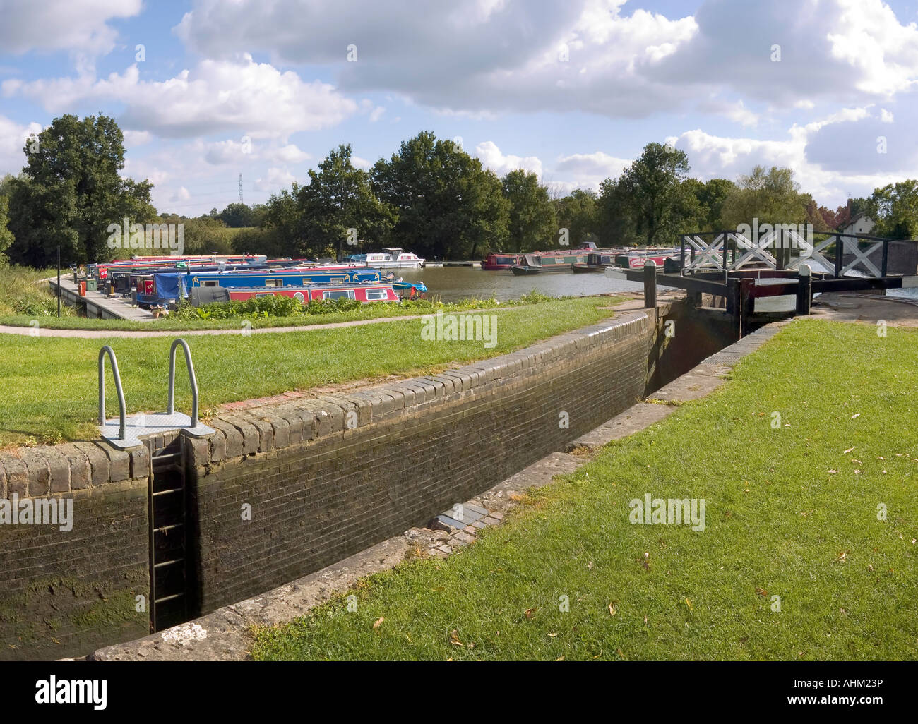 stratford upon avon canal lapworth flight of locks warwickshire ...