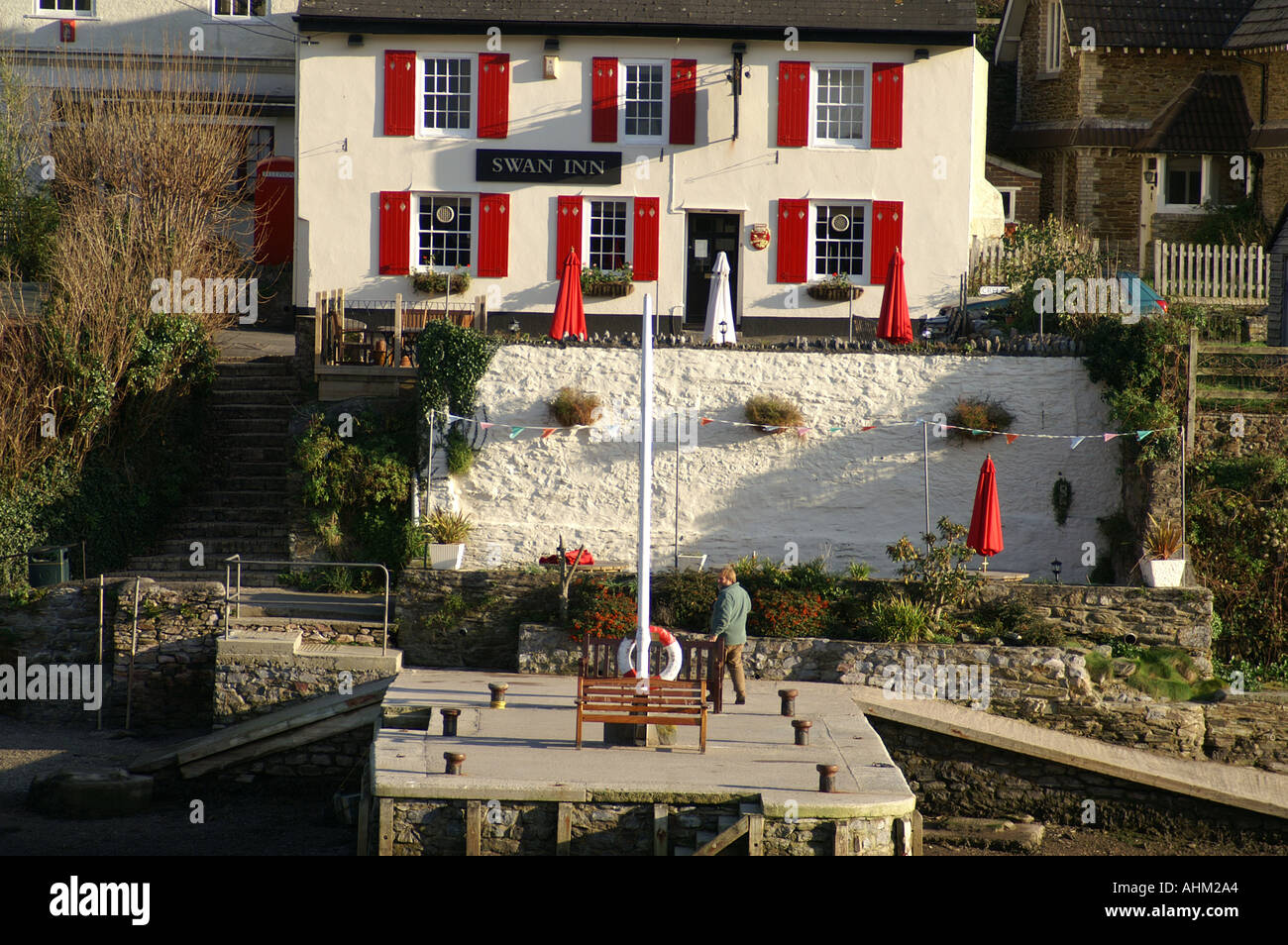 The Swan Inn Noss Mayo in December sunshine Devon South West England UK ...