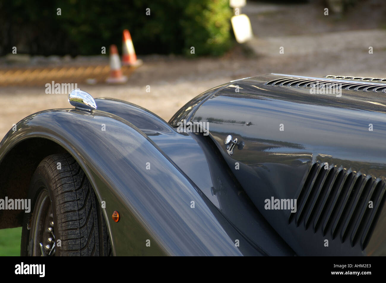 Morgan motor car 35th anniversary edition louvered bonnet mudguards ...