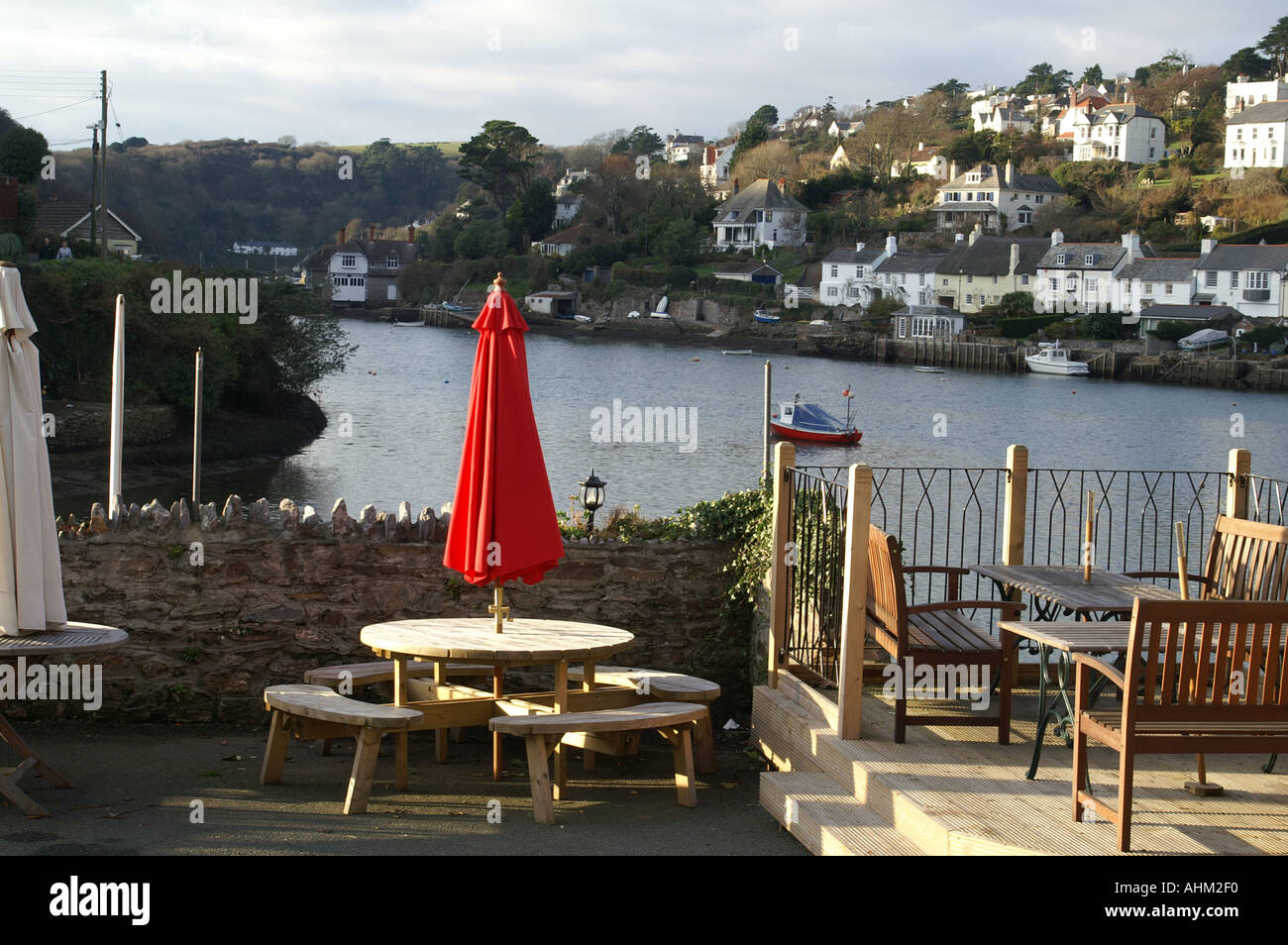 The Ship Inn at Noss Mayo in December sunshine Devon South West England ...