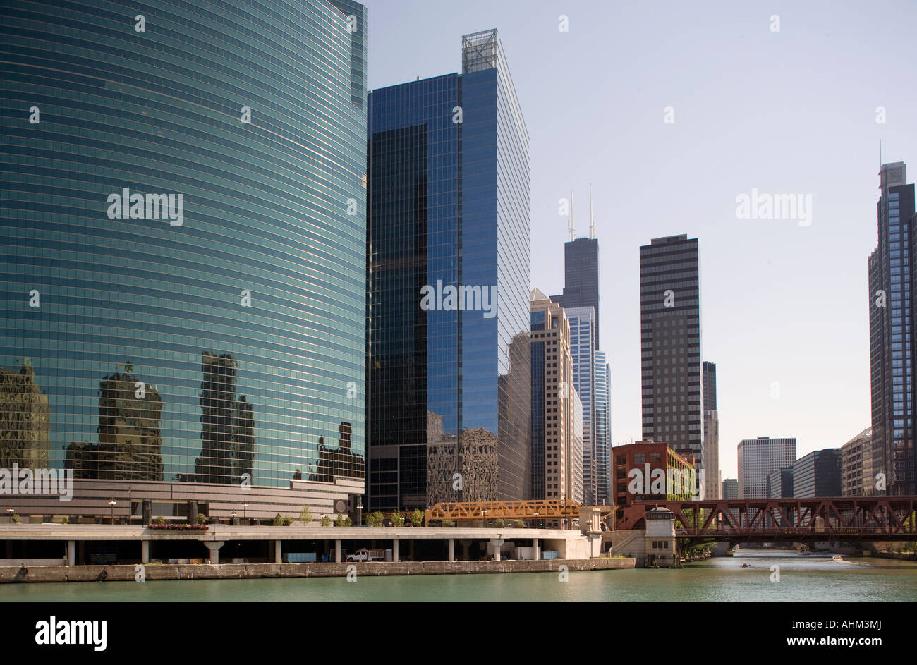 LOOP SKYLINE CHICAGO RIVER CHICAGO ILLINOIS USA Stock Photo - Alamy
