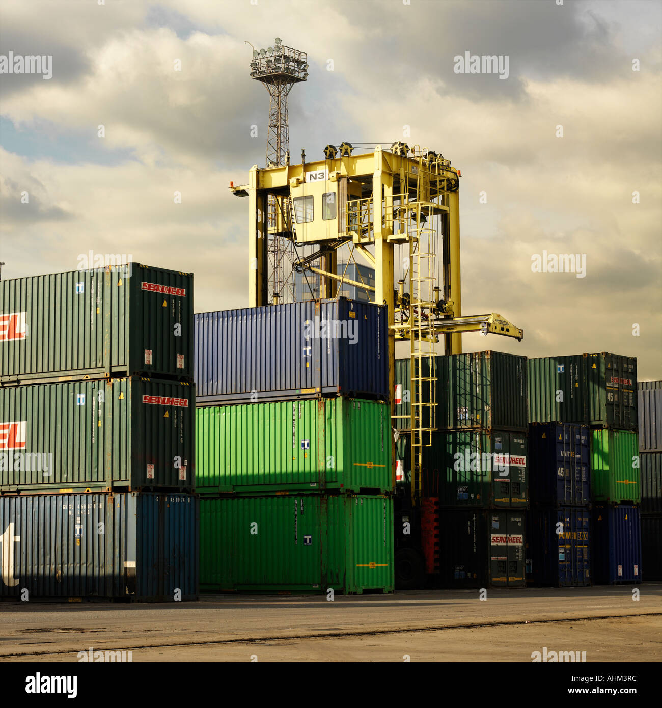 Hi logistics hi-res stock photography and images - Alamy