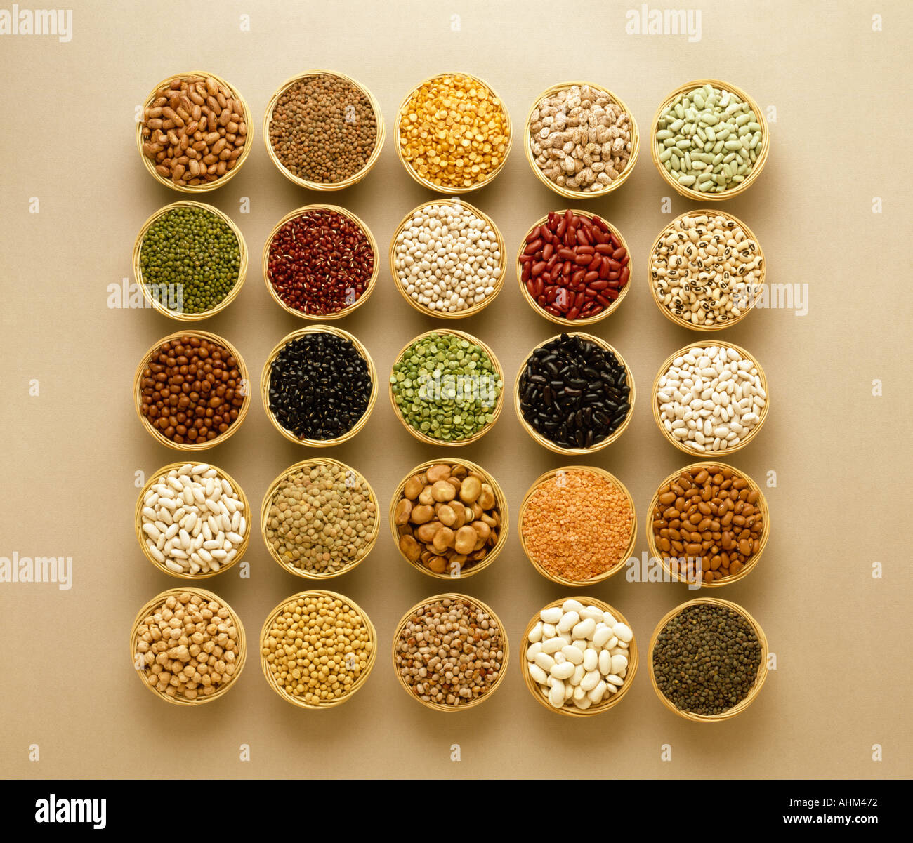 DRIED PULSES Mixed in baskets Stock Photo - Alamy
