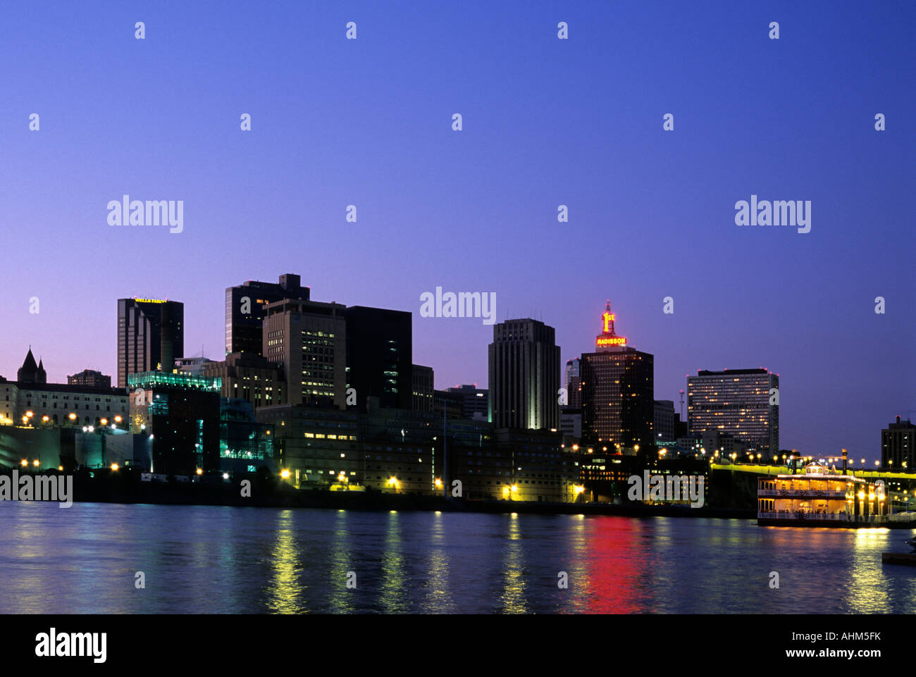 NIGHT SKYLINE OF ST. PAUL, MINNESOTA, THE MISSISSIPPI RIVER AND ...