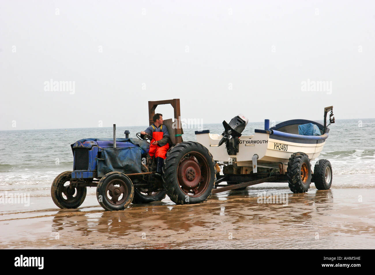 Pulling a boat uk hi-res stock photography and images - Alamy