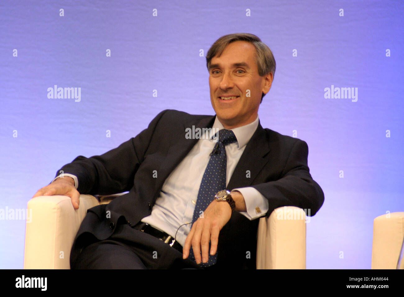 Party front bench hi-res stock photography and images - Alamy