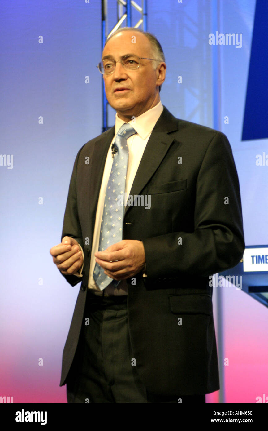 michael howard mp tory leader 2004 speech party conference Stock Photo ...