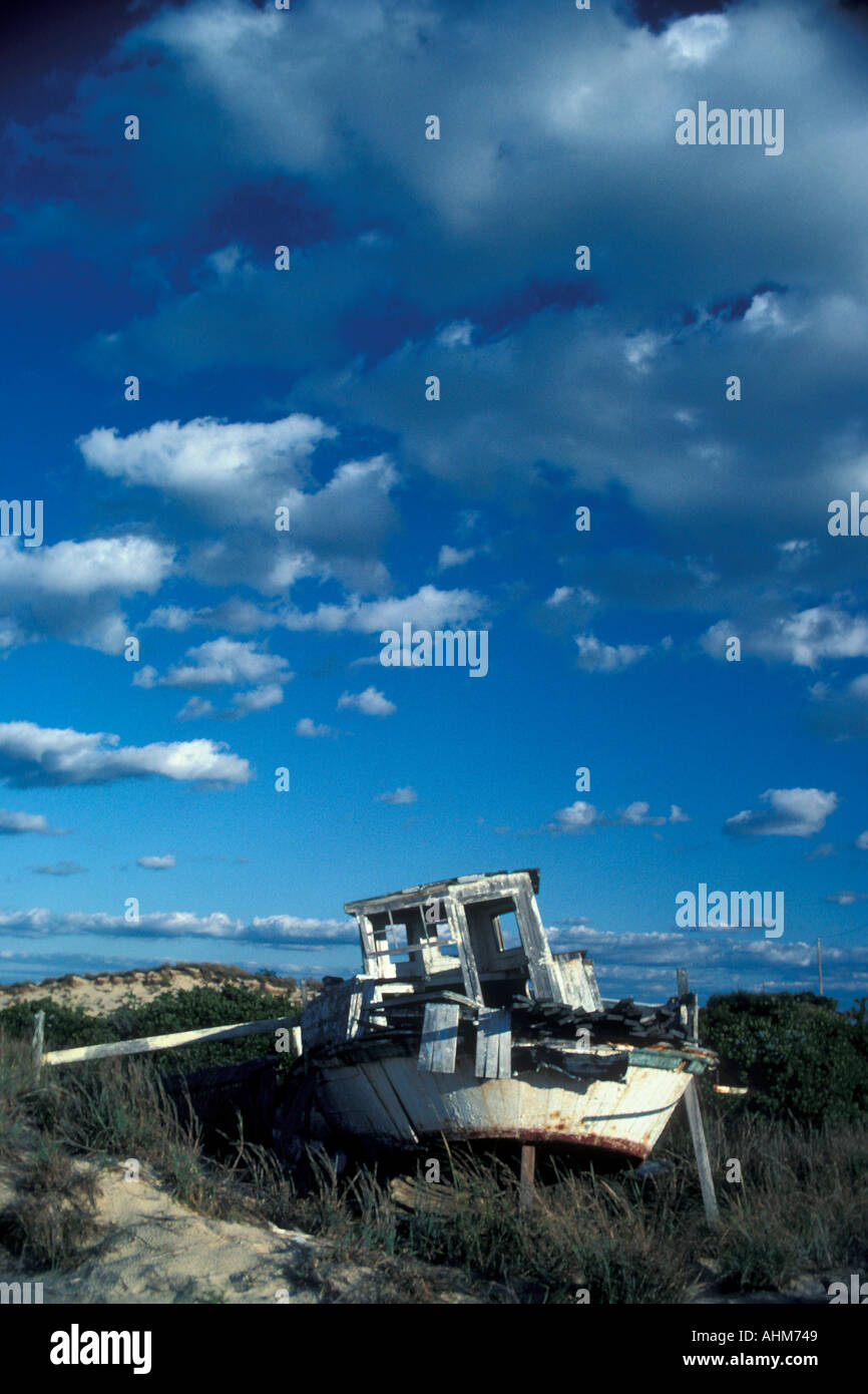 Falling apart boat hi-res stock photography and images - Alamy