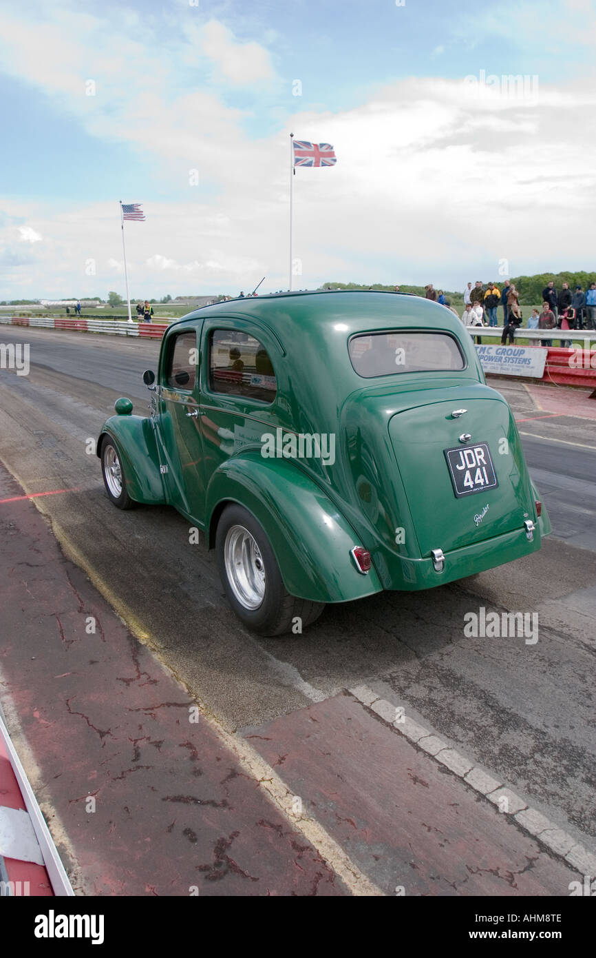 Ford Popular 'pop' classic superstock dragster leaving the startline at ...
