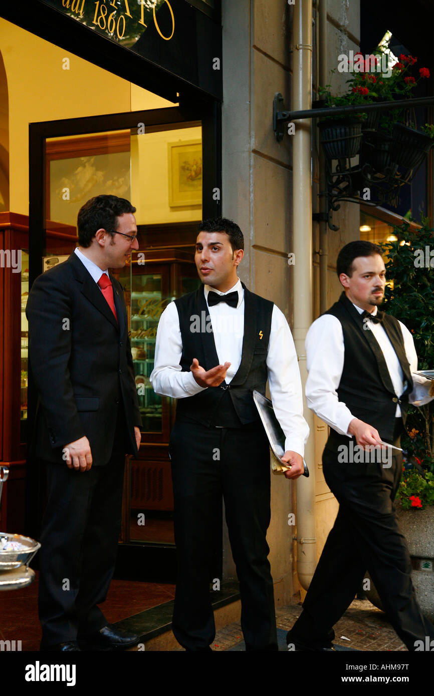 Waiters outside Antico Cafe Spinnato in Palermo Sicily Italy Stock ...