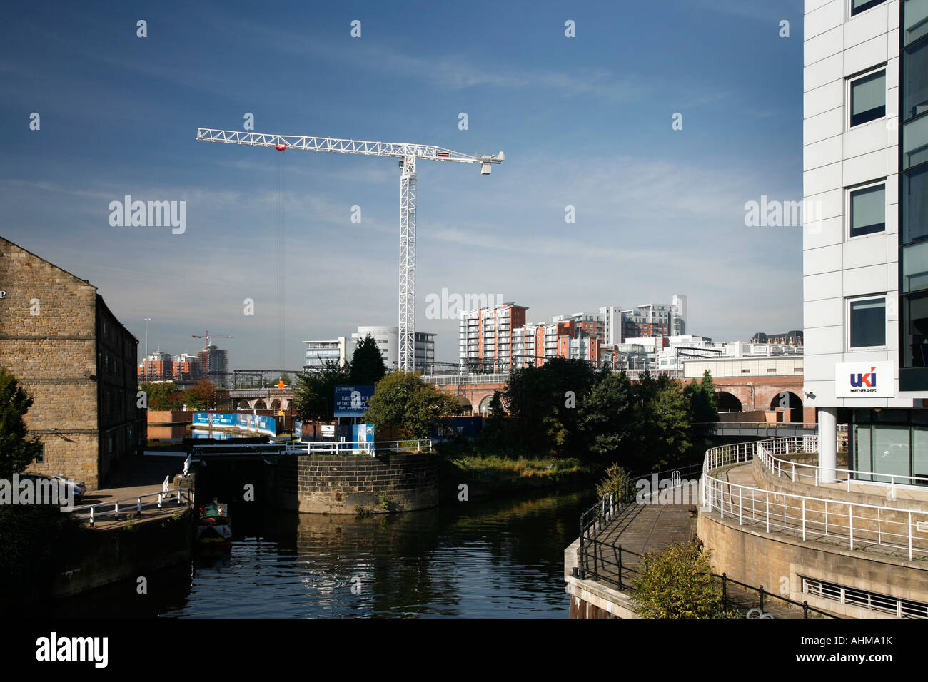 Leeds Liverpool Canal/River Aire - Leeds Basin Stock Photo - Alamy