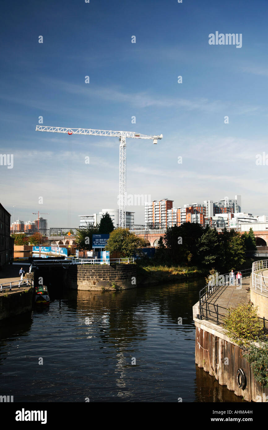 River Aire/Leeds Liverpool Canal - Leeds Basin Stock Photo - Alamy