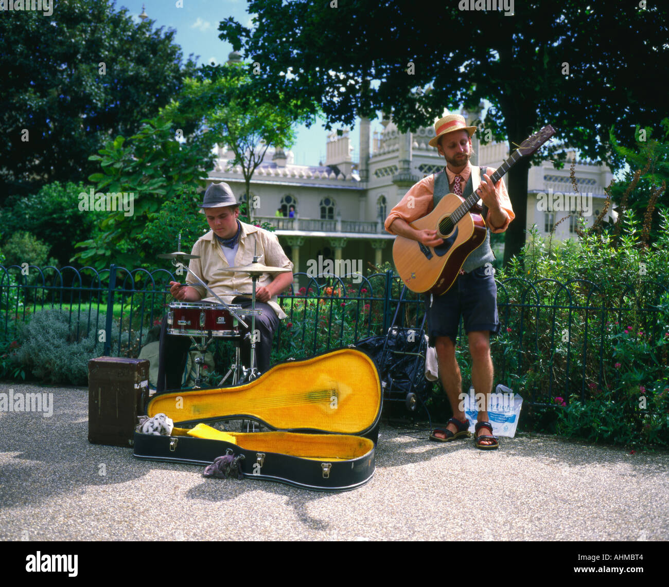 Buskers Brighton High Resolution Stock Photography and Images - Alamy