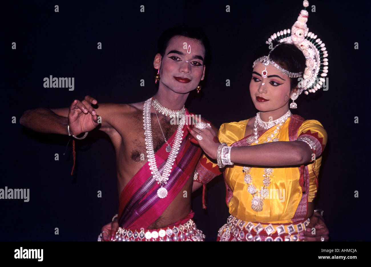 Classical odissi dancers hi-res stock photography and images - Alamy