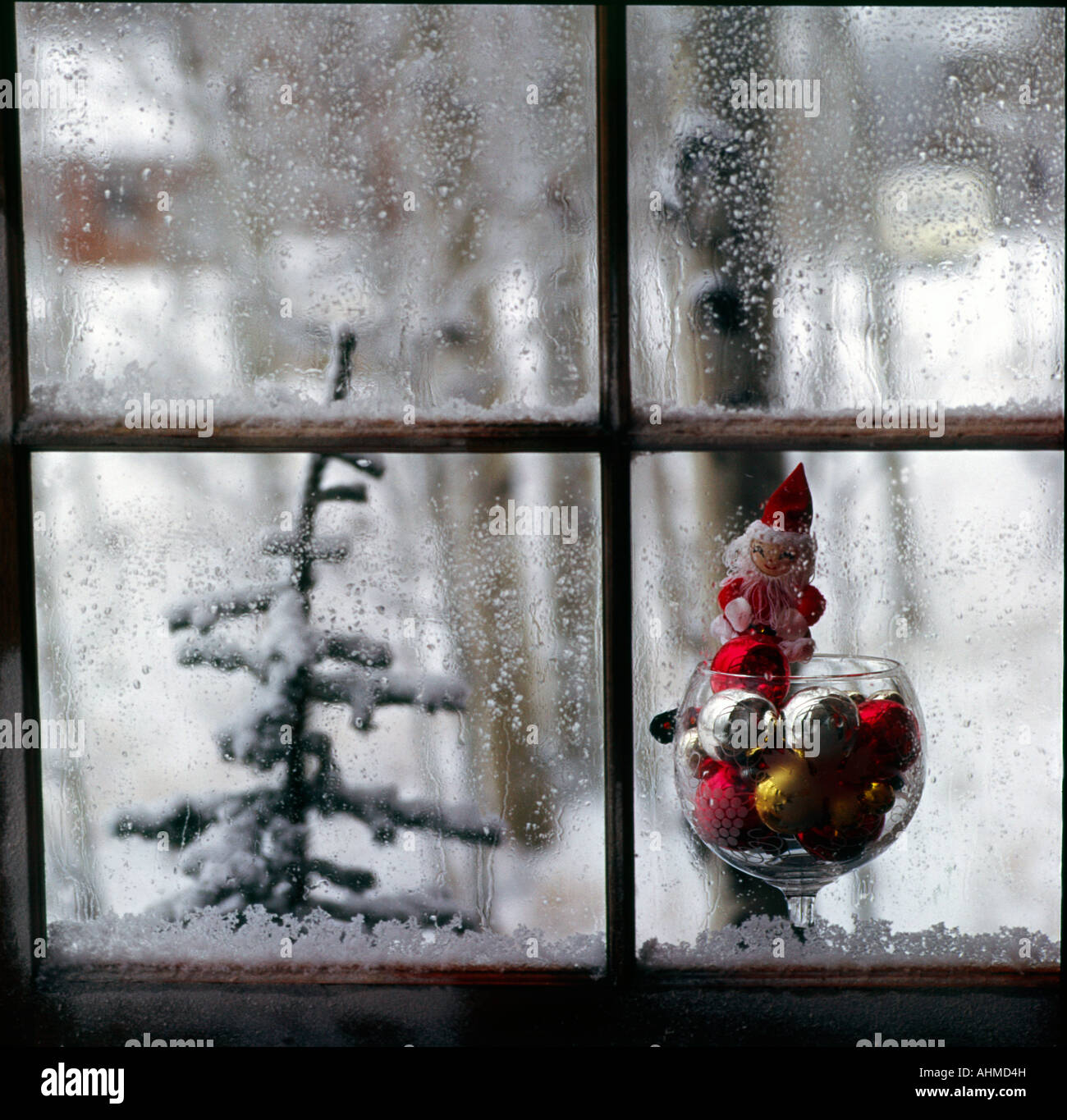 Frozen still hi-res stock photography and images - Alamy