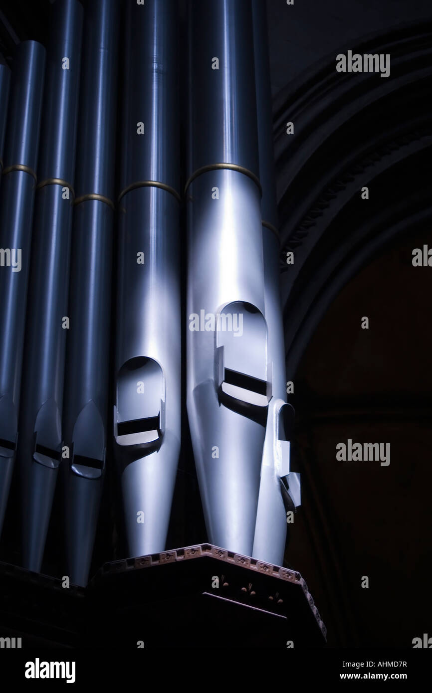 Metal organ pipes hi-res stock photography and images - Alamy