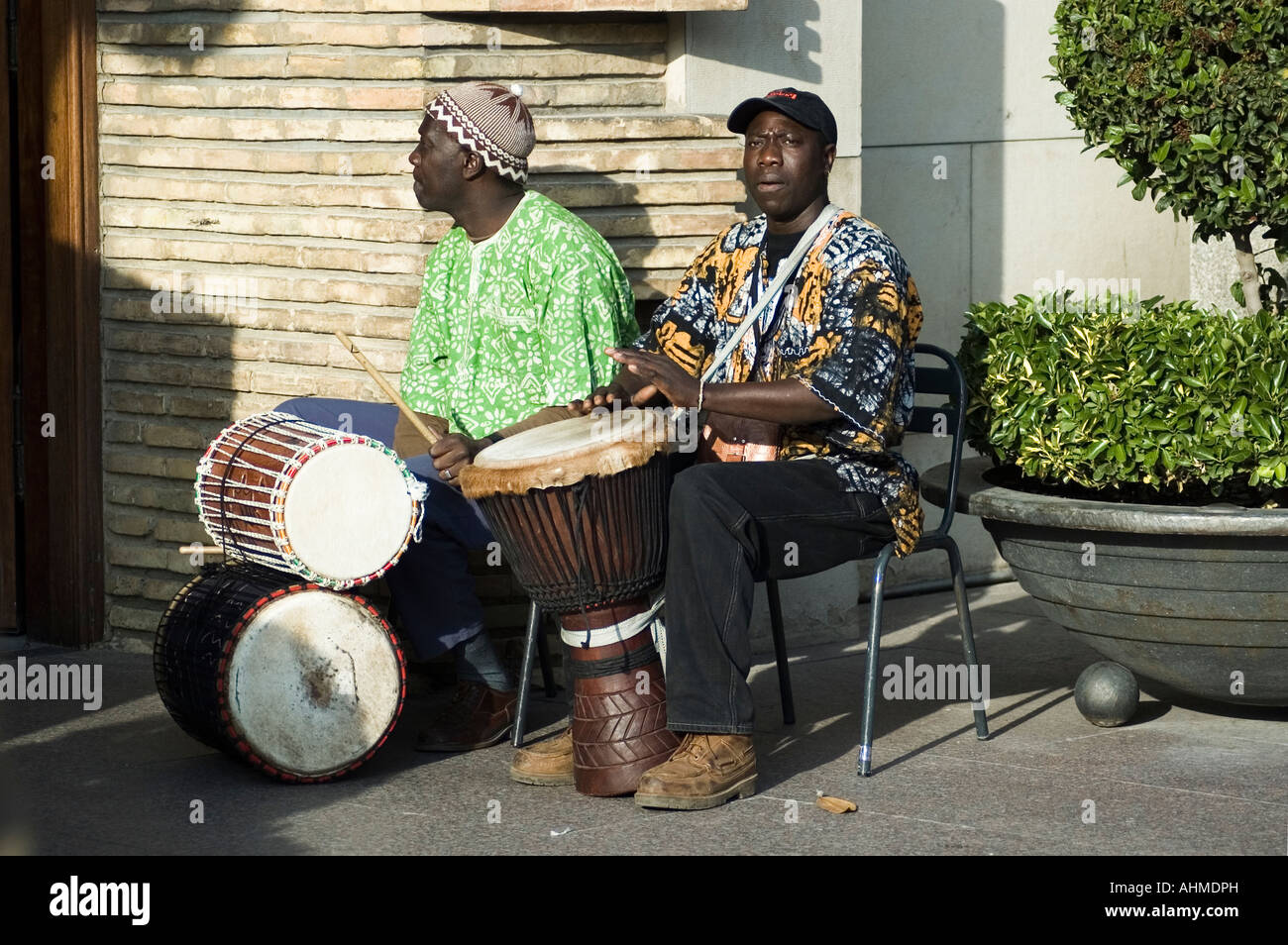 African musicians hi-res stock photography and images - Alamy