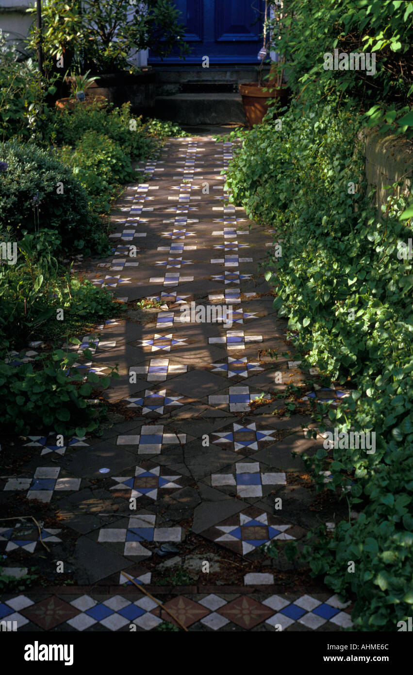 Path to house London Stock Photo - Alamy