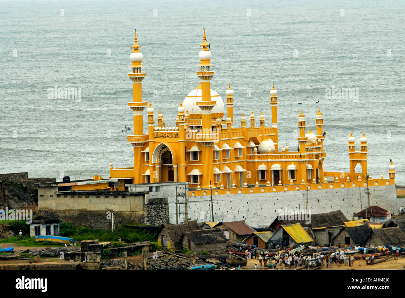 A MOSQUE IN THE SHORE VIZHINJAM TRIVANDRUM Stock Photo - Alamy