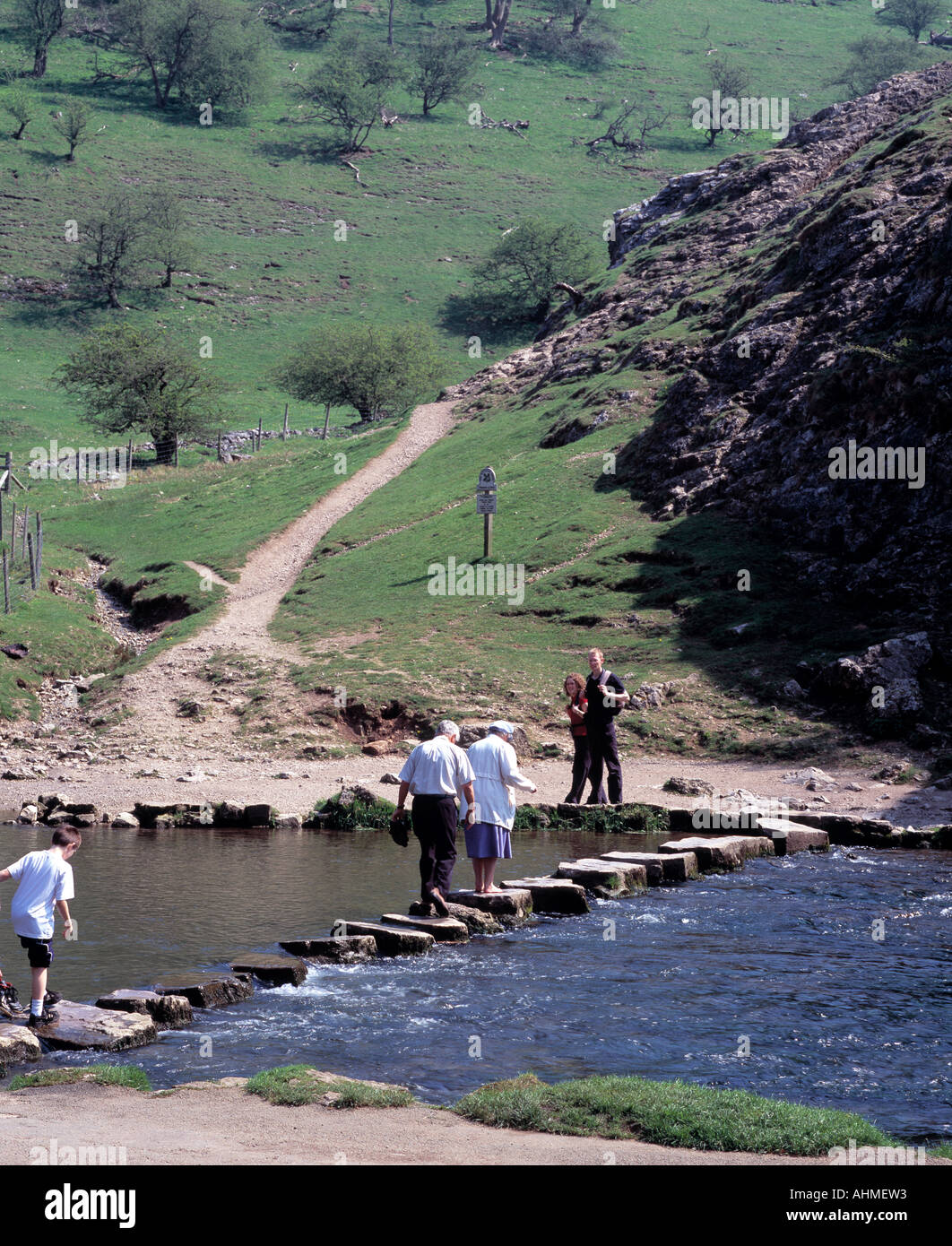 Ashbourne derbyshire stepping stones hi-res stock photography and ...