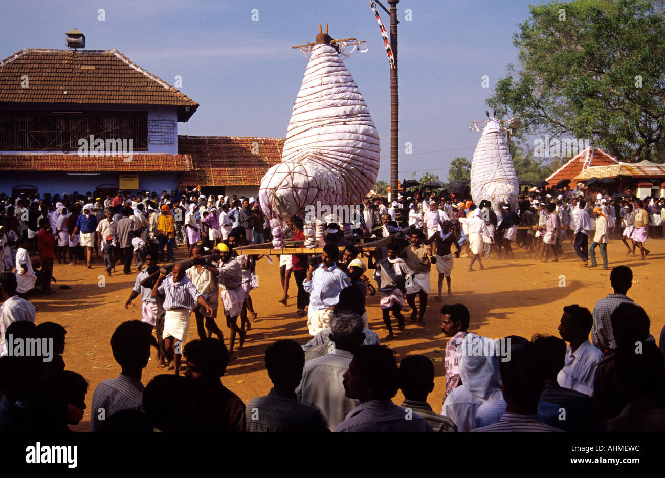Ritualistic temple festivals of kerala hi-res stock photography and ...
