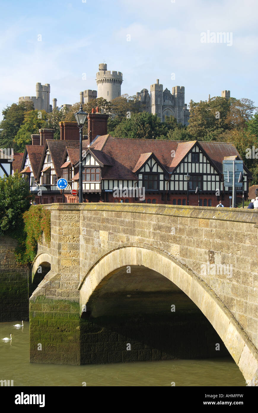 River arun town centre arundel hi-res stock photography and images - Alamy