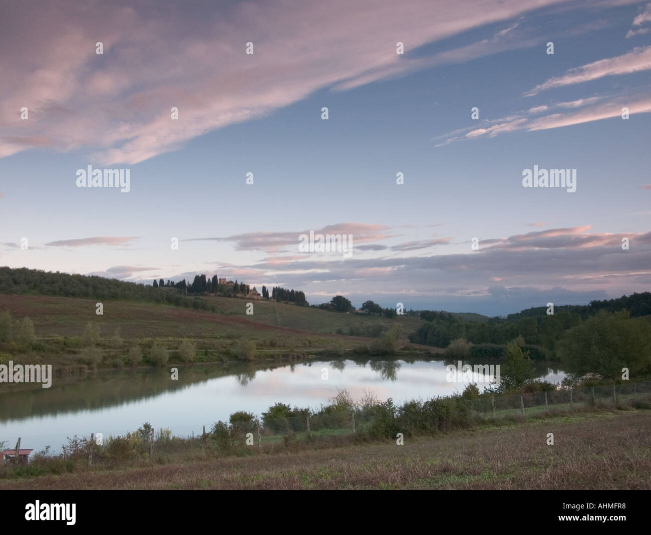 Tuscany, Lake, dawn Stock Photo - Alamy