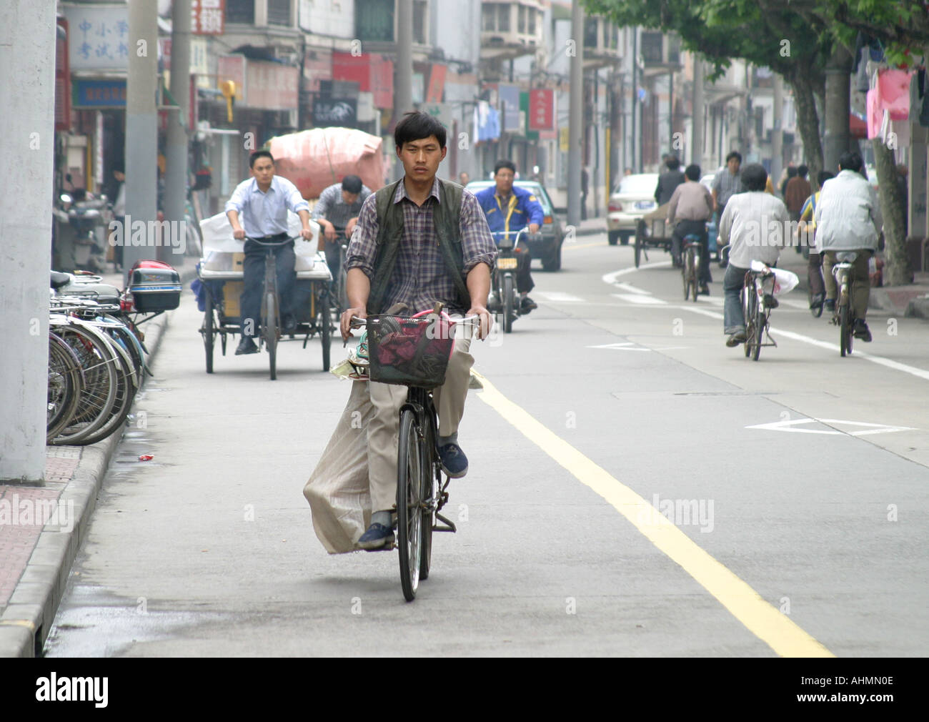 Cycle lane china hi-res stock photography and images - Alamy