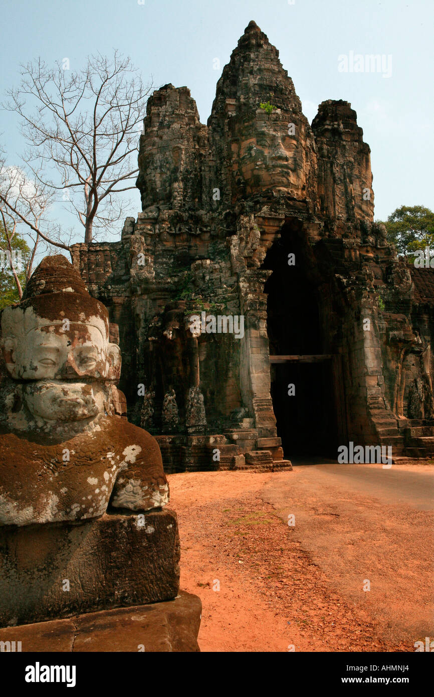 The south gate at Angkor Thom, near Siem Reap, Cambodia Stock Photo - Alamy