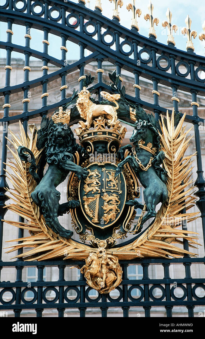 Buckingham Palace gate detail Stock Photo - Alamy
