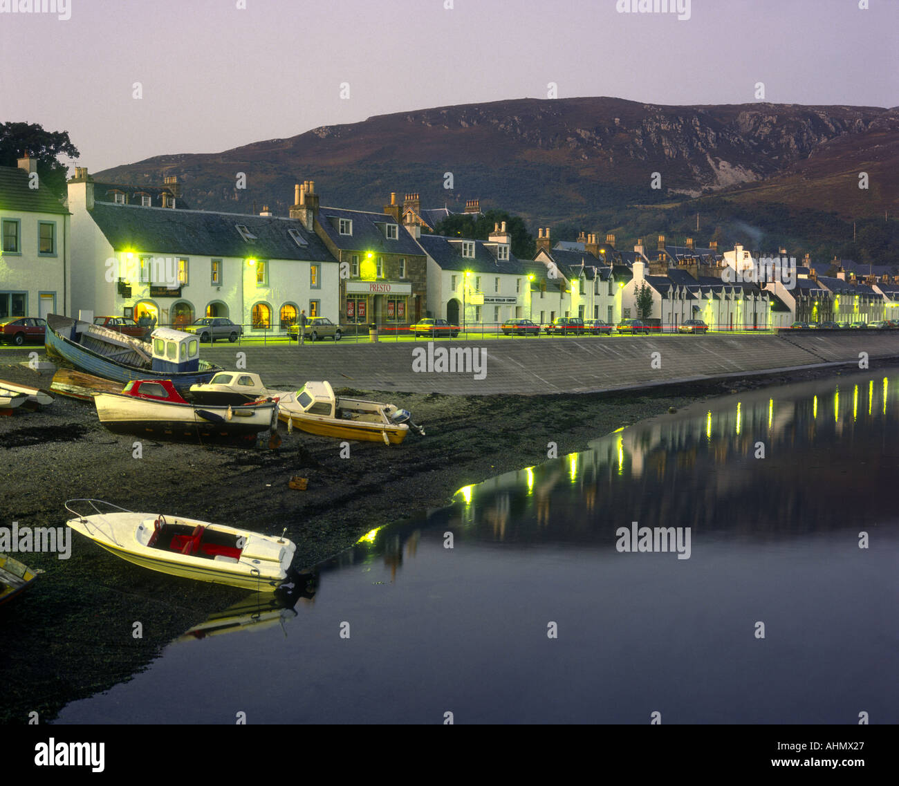 Centre of ullapool hi-res stock photography and images - Alamy