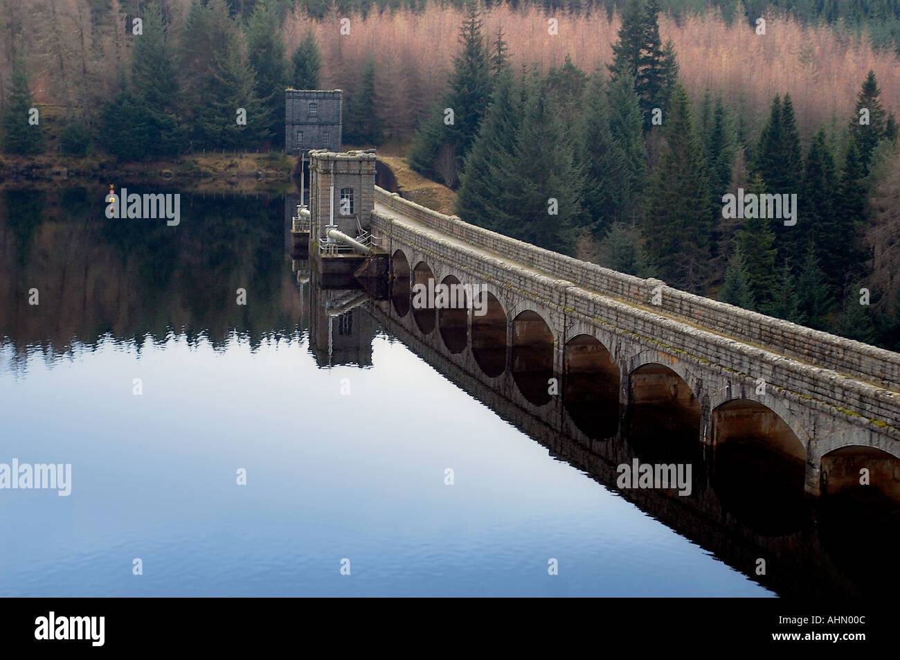 Laggan hydroelectric dam hi-res stock photography and images - Alamy