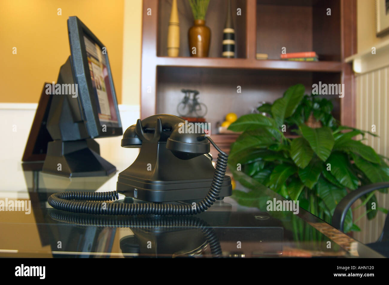 desk and phone Stock Photo - Alamy