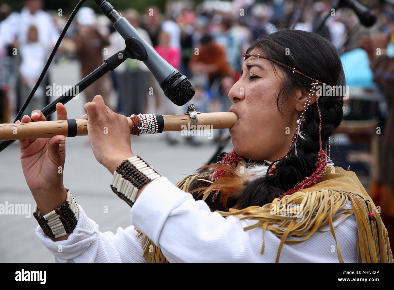 Female aztec hi-res stock photography and images - Alamy